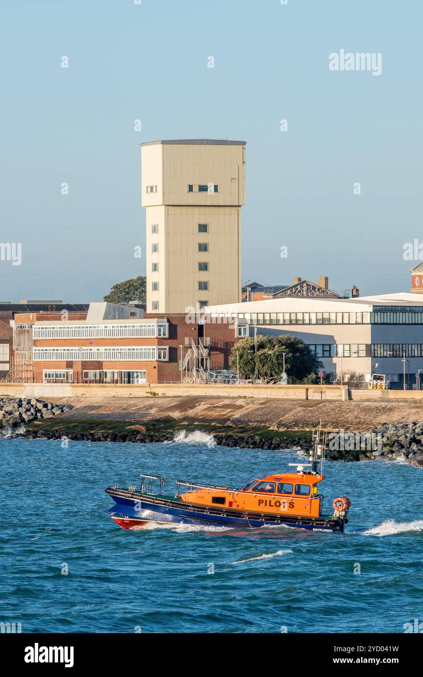 Helicopter escape tank hi-res stock photography and images - Alamy