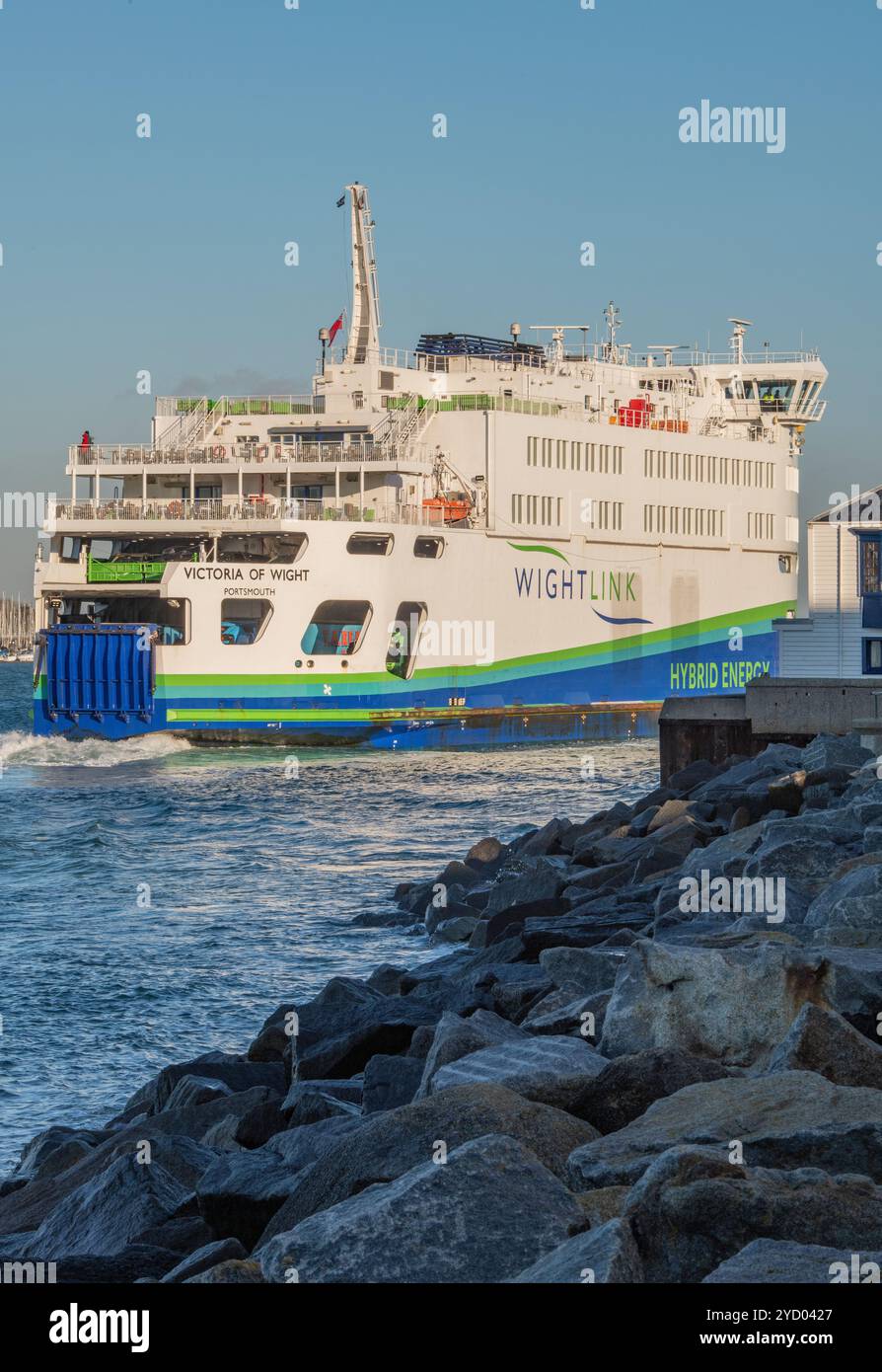 the wightlink Isle of Wight ferry 'Victoria of Wight' entering ...