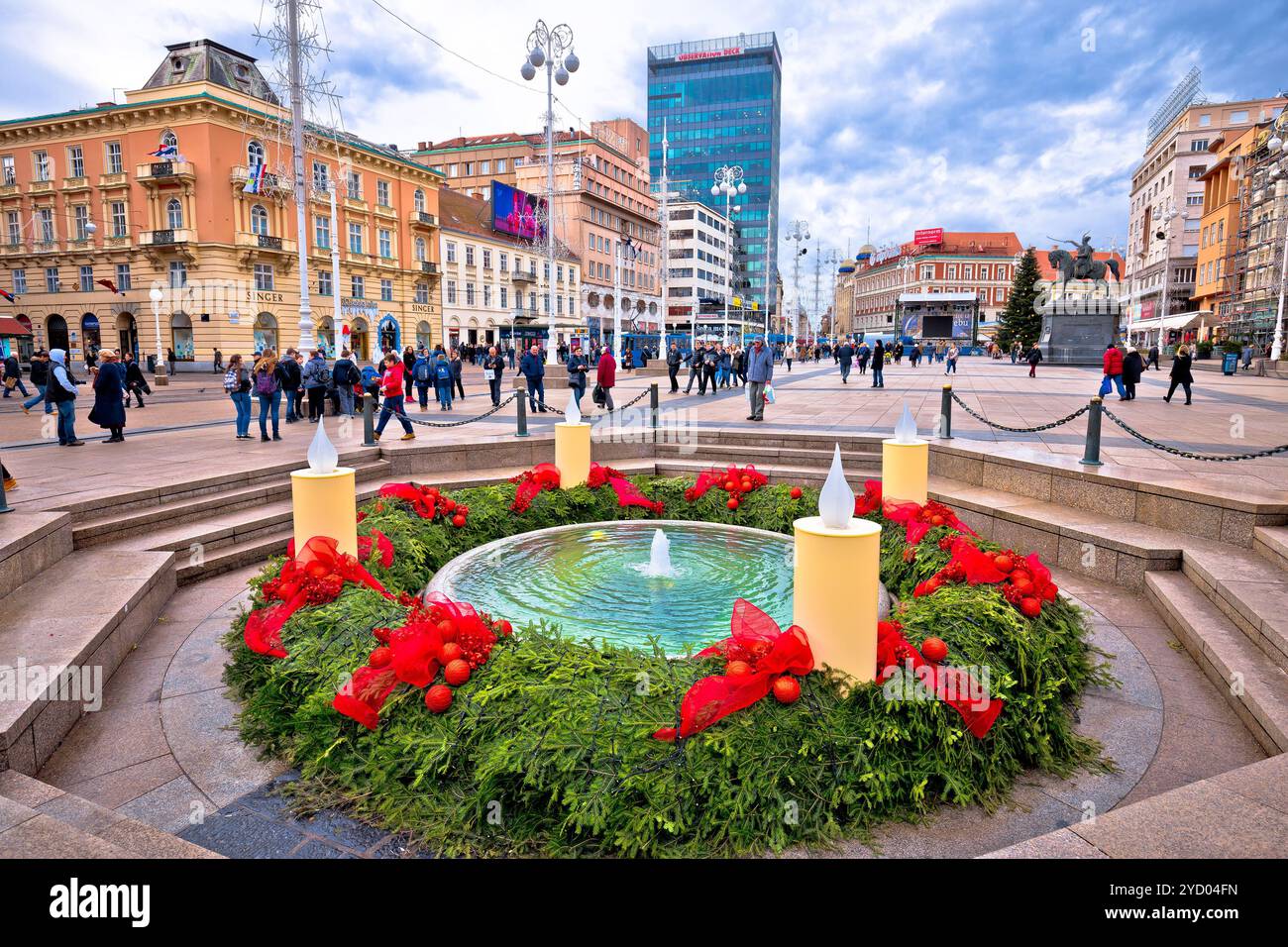 View main market square hi-res stock photography and images - Alamy