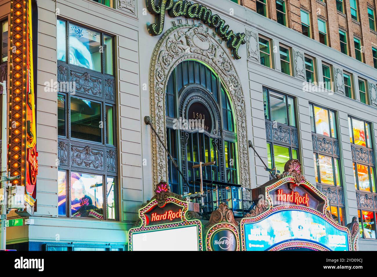 Facade of Paramount Building on 1501 Broadway, featuring intricate ...