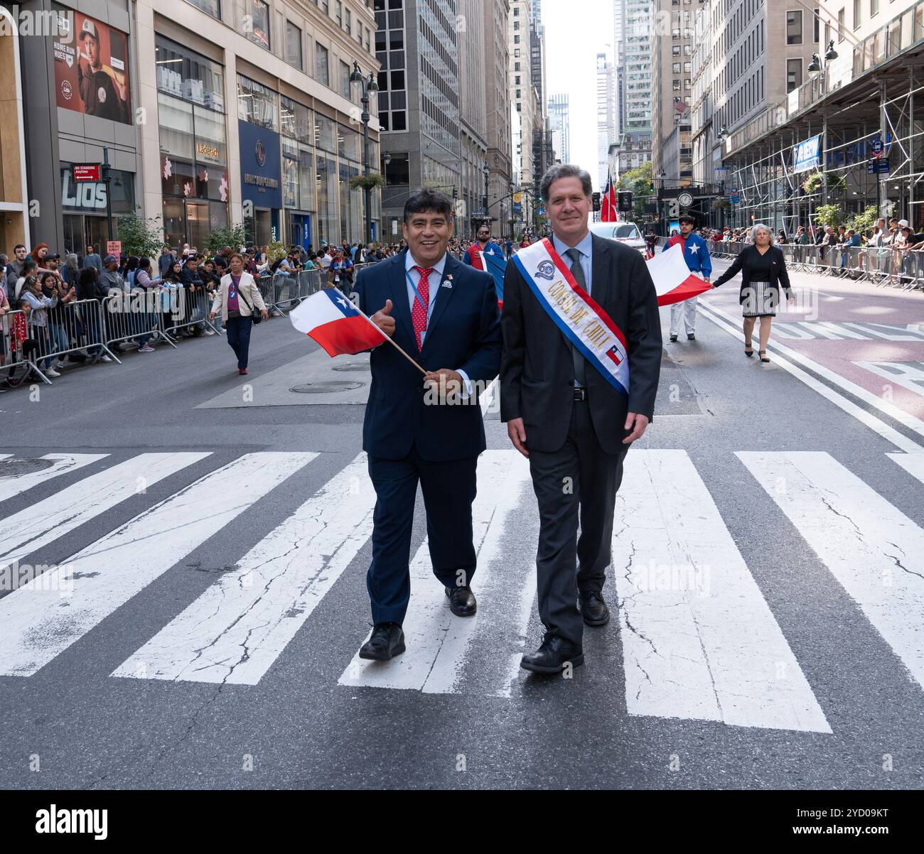 Chile is represented by its Consulate at the parade. 2024 International ...