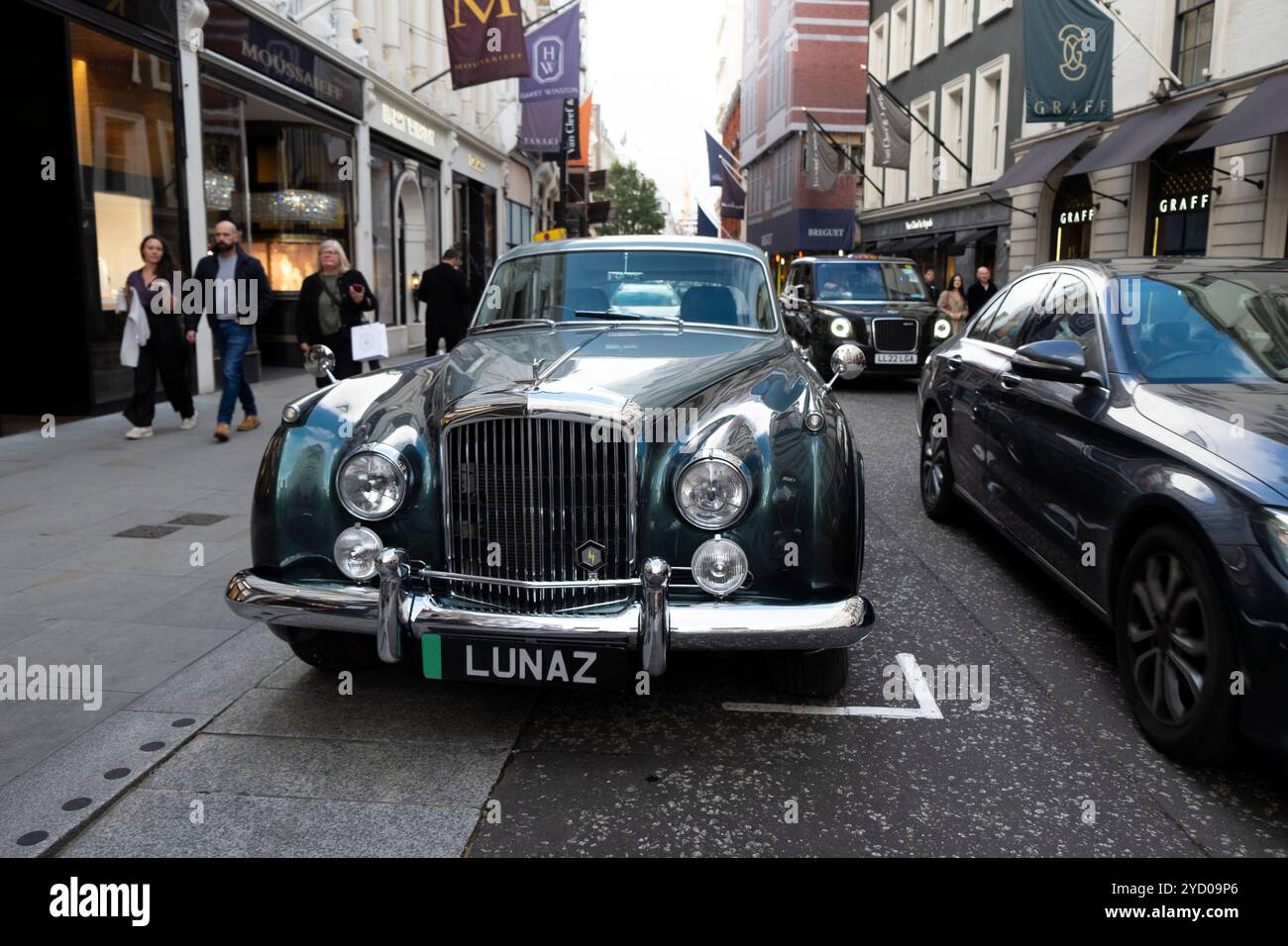 Daimler bond st hi-res stock photography and images - Alamy