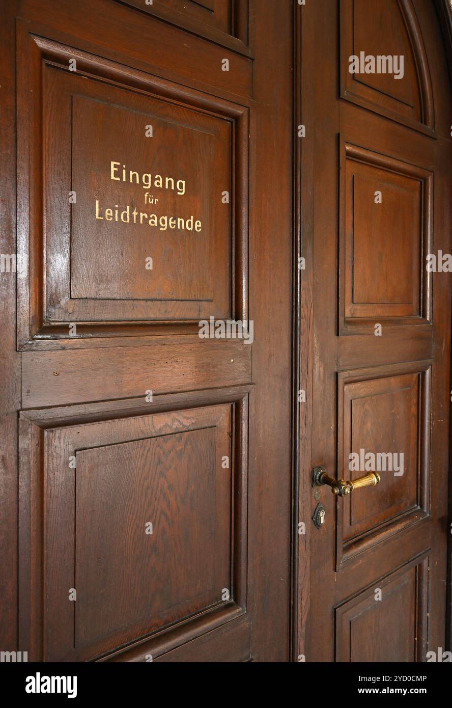 PRODUCTION - 24 October 2024, Thuringia, Weimar: "Entrance for those ...