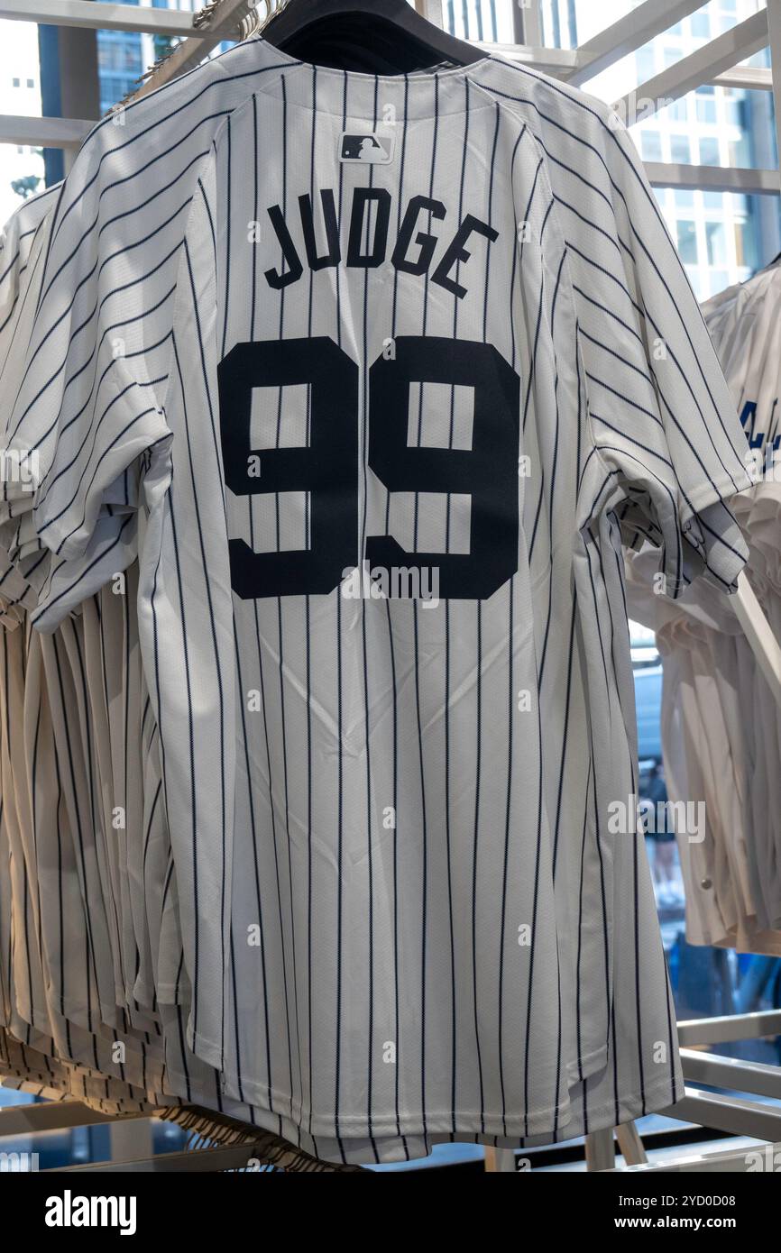 Major League Baseball flagship store in Rockefeller Center offers team ...