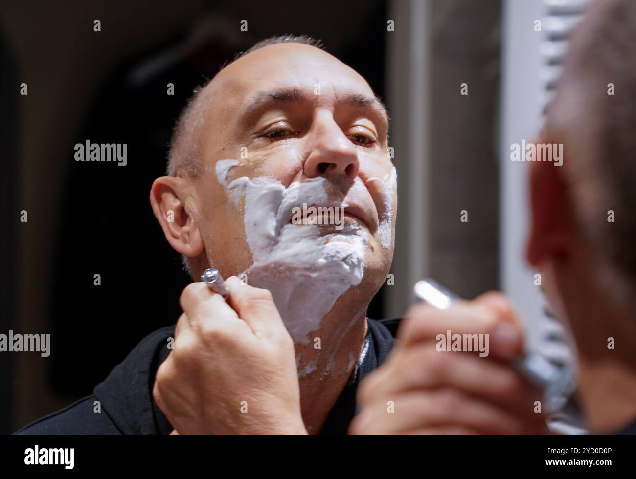 Wet shaves hi-res stock photography and images - Alamy