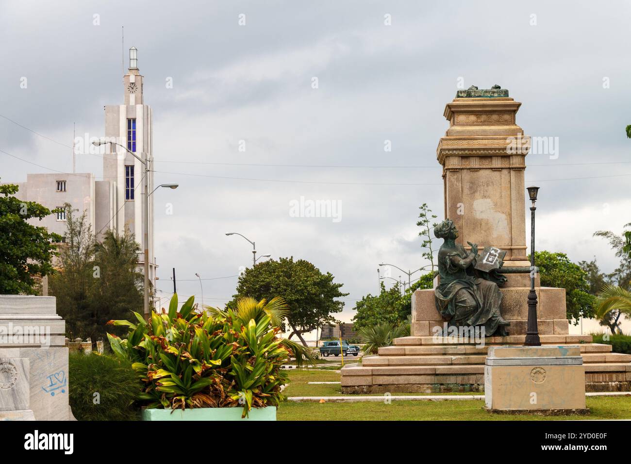 The Avenida de los Presidentes Monument and House of the Americas art ...