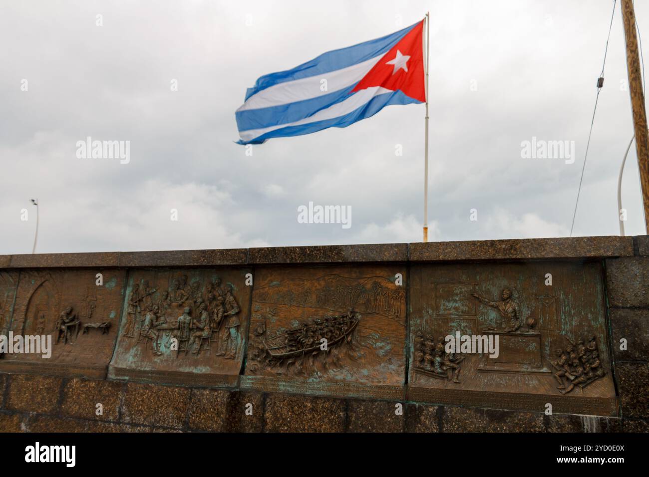 The Calixto Garcia Monument and and cuban flag in Avenida de los ...