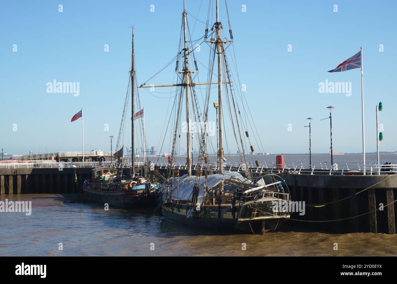 Topsail schooner hi-res stock photography and images - Alamy