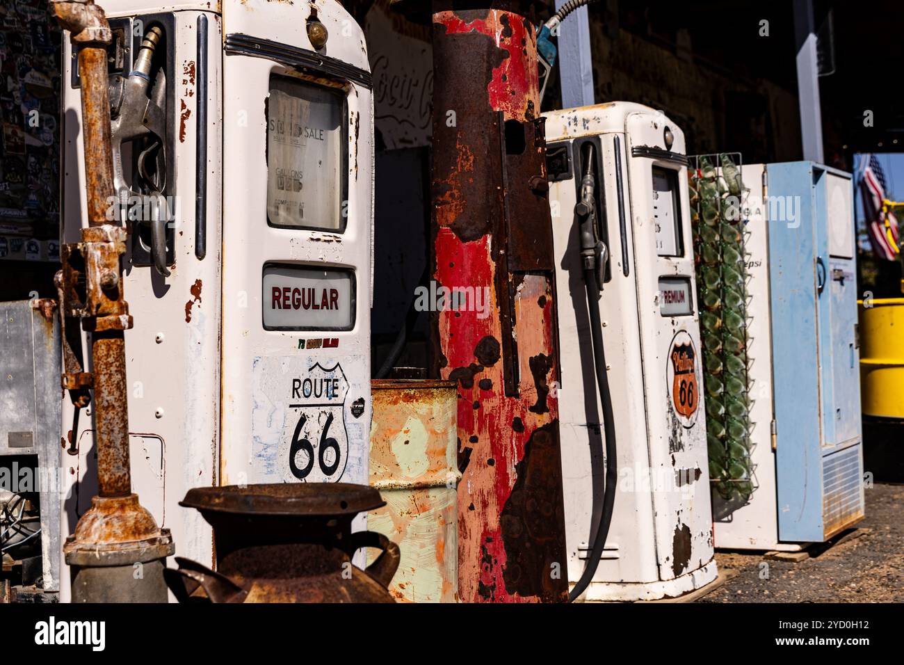 Vintage route 66 gas hi-res stock photography and images - Alamy