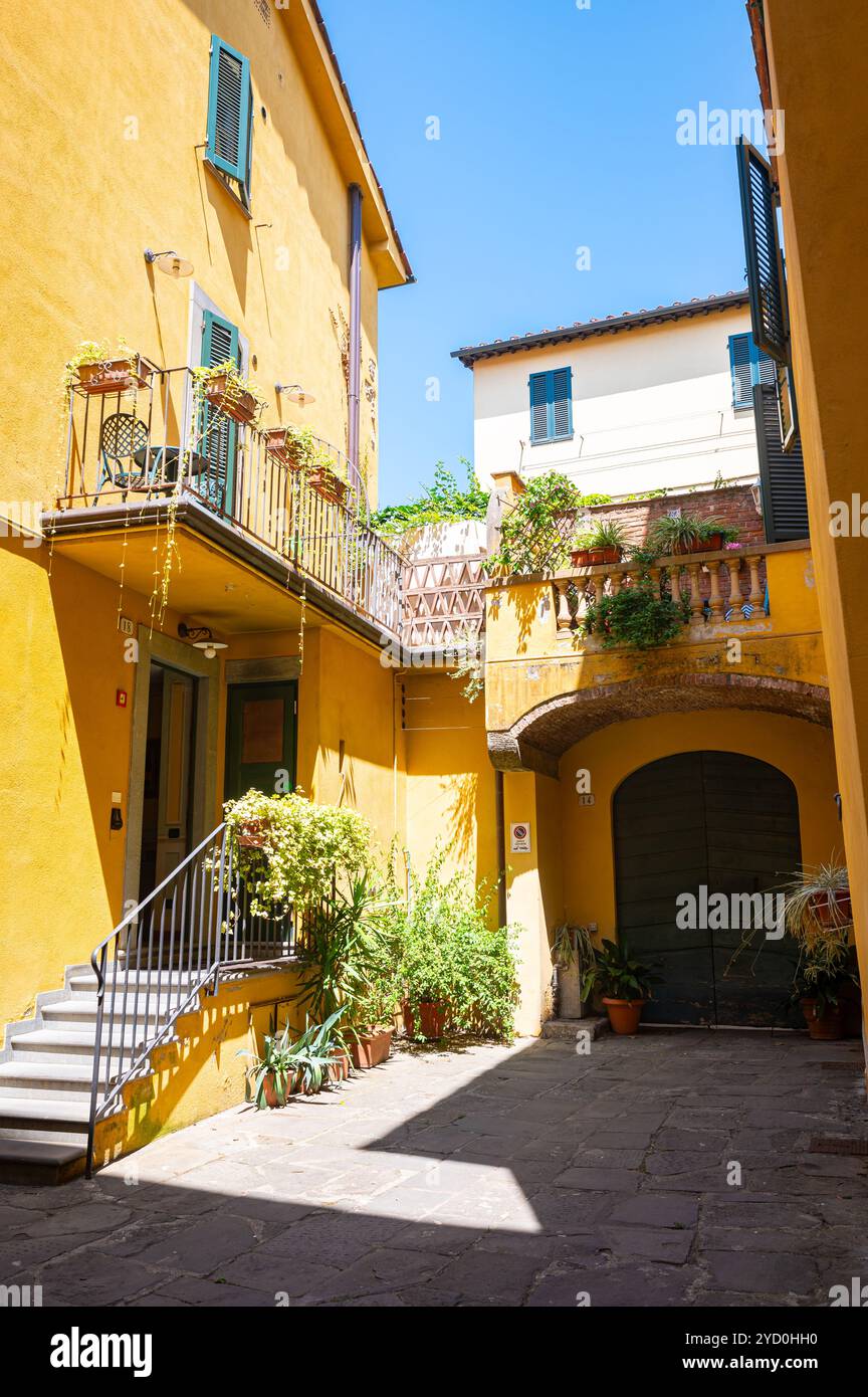 Italy house building city hi-res stock photography and images - Alamy
