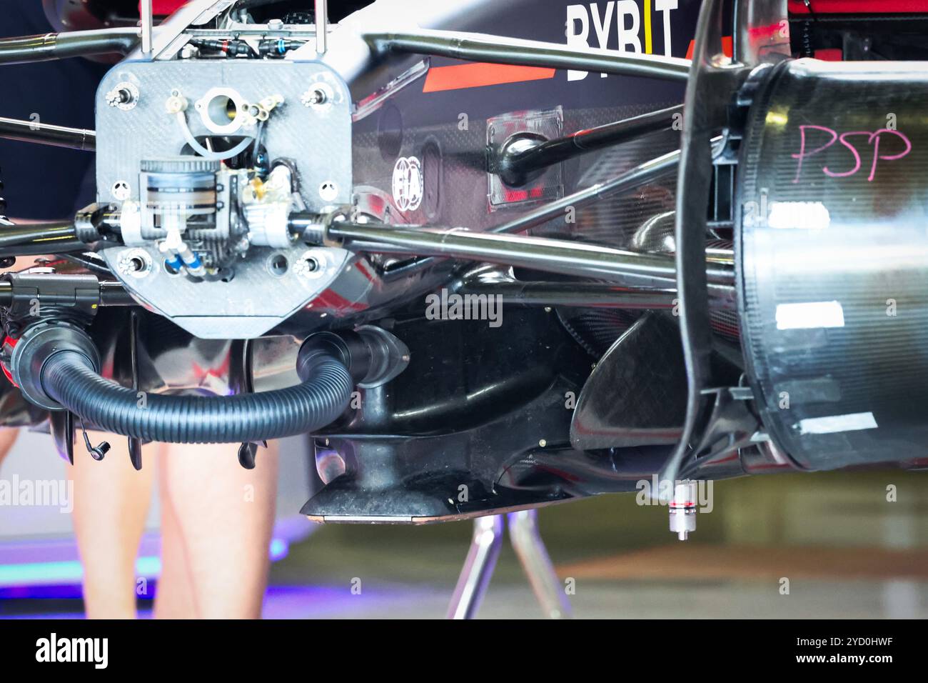 Red Bull Racing RB20, mechanical detail of the T-tray and floor during ...