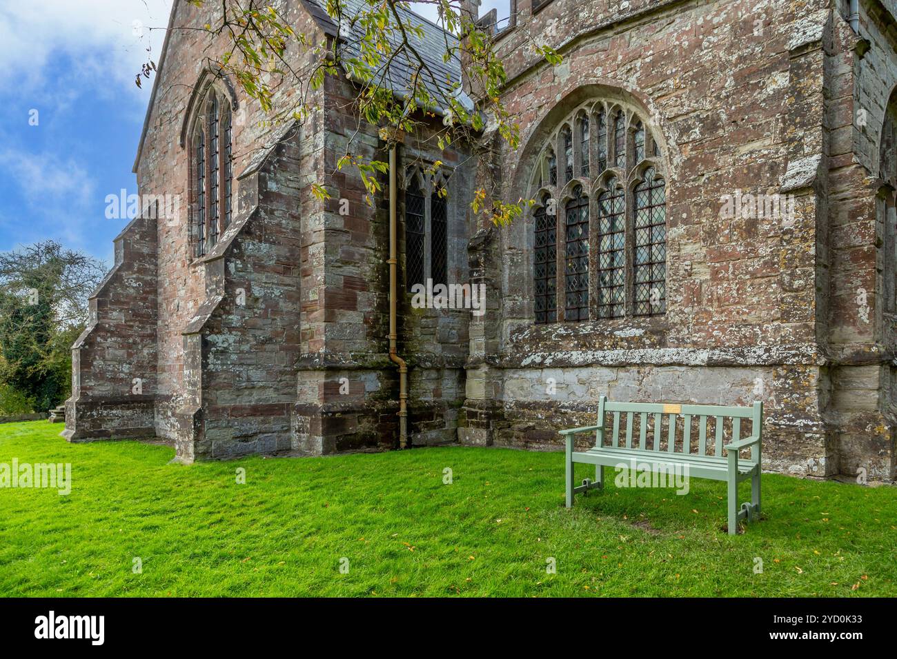 St. Peter's Church and grounds in Inkberrow, Worcestershire, UK Stock ...