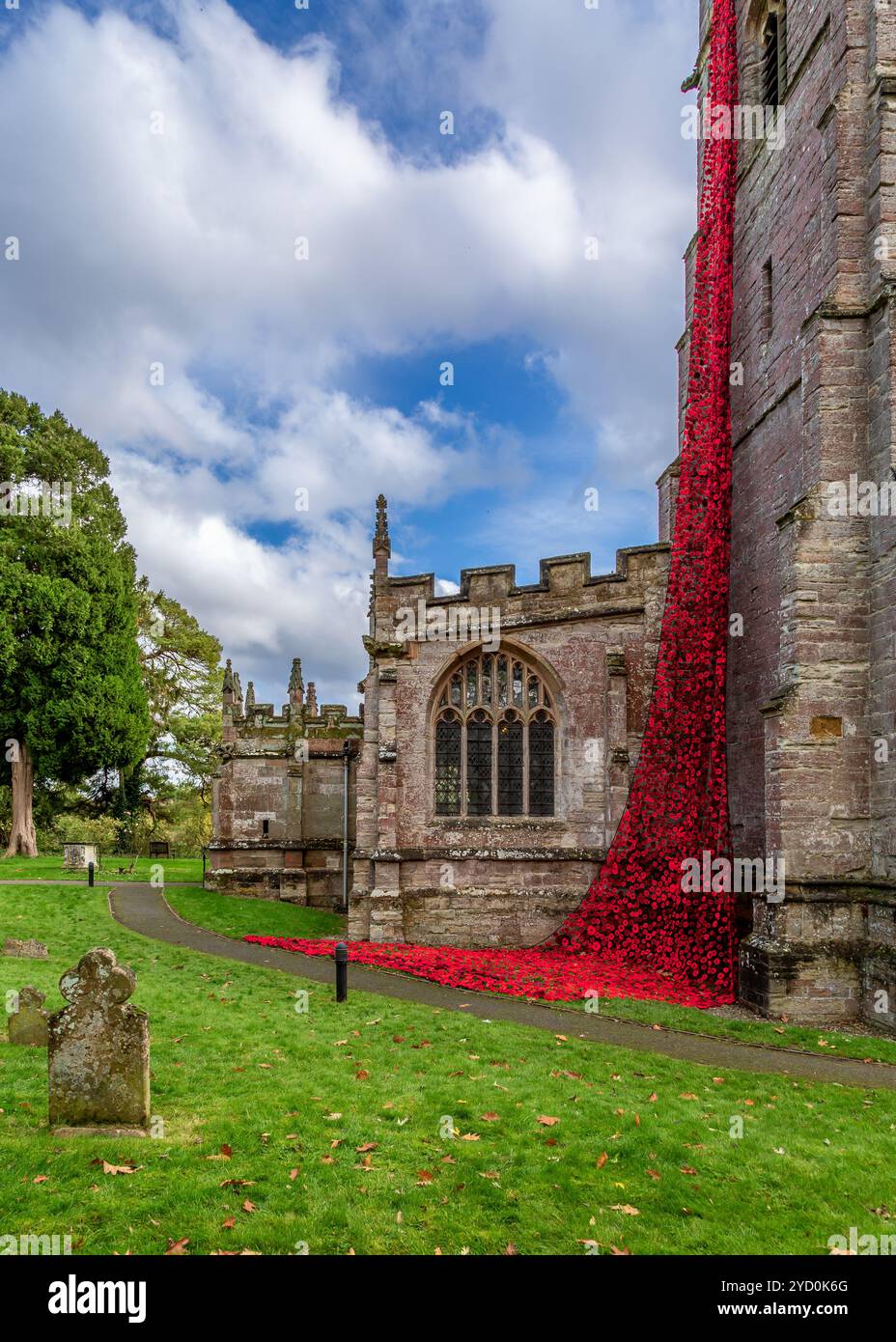Beautiful crafted poppy display at St. Peter's Church in Inkberrow ...