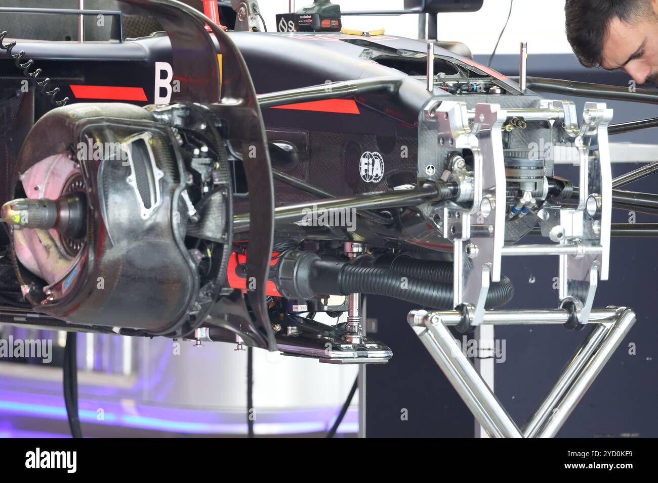 Red Bull Racing RB20, mechanical detail of the T-tray and floor during ...