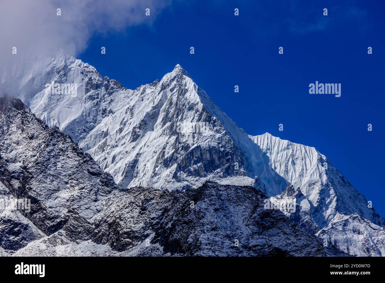 Everest Basce Camp trek in Nepal, Himalayas mountains view. Beautiful ...