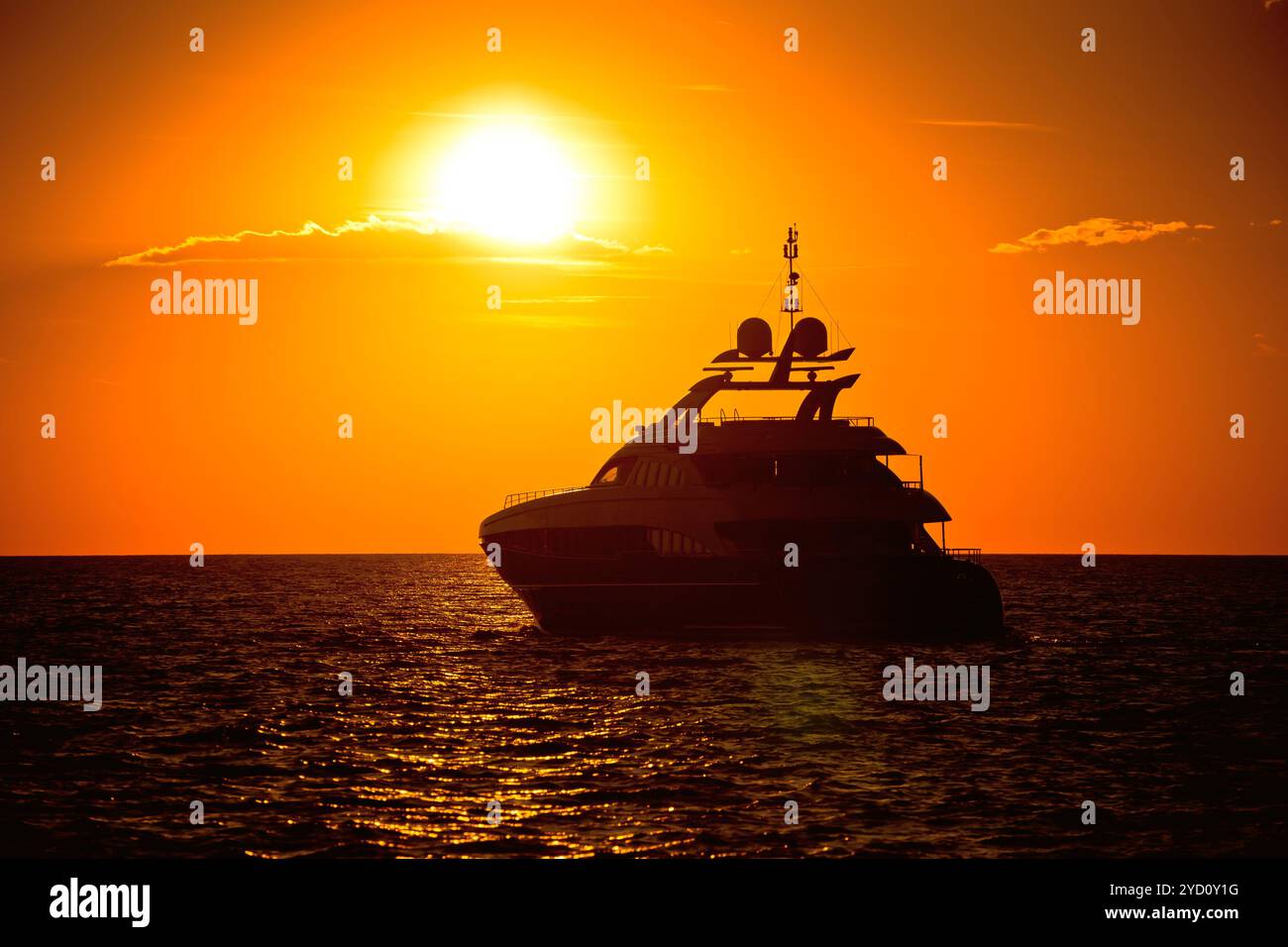 Golden light boat on sea hi-res stock photography and images - Alamy