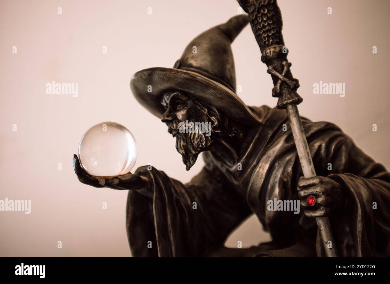 Wizard looks crystal ball hi-res stock photography and images - Alamy
