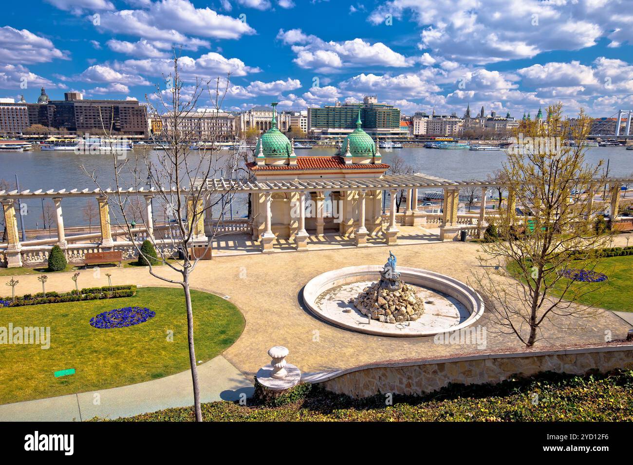Donau river scenic waterfront walkway in Budapest springtime view Stock ...