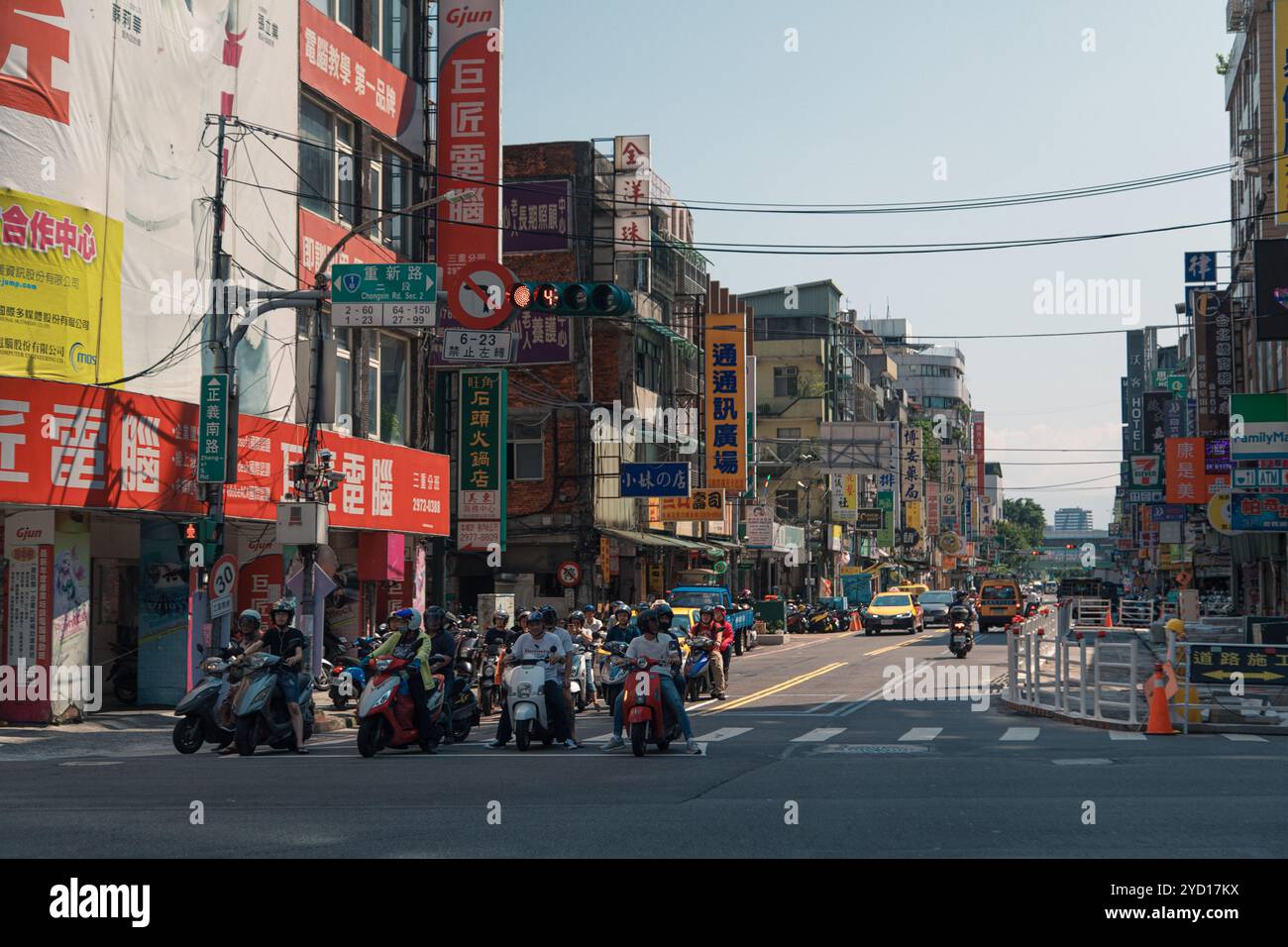 Taipei, Taiwan - October 10th 2019: Busy street life in Taipei, Taiwan ...