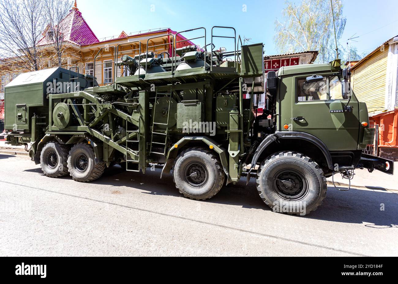 Army multi-purpose mobile communication complex Stock Photo - Alamy