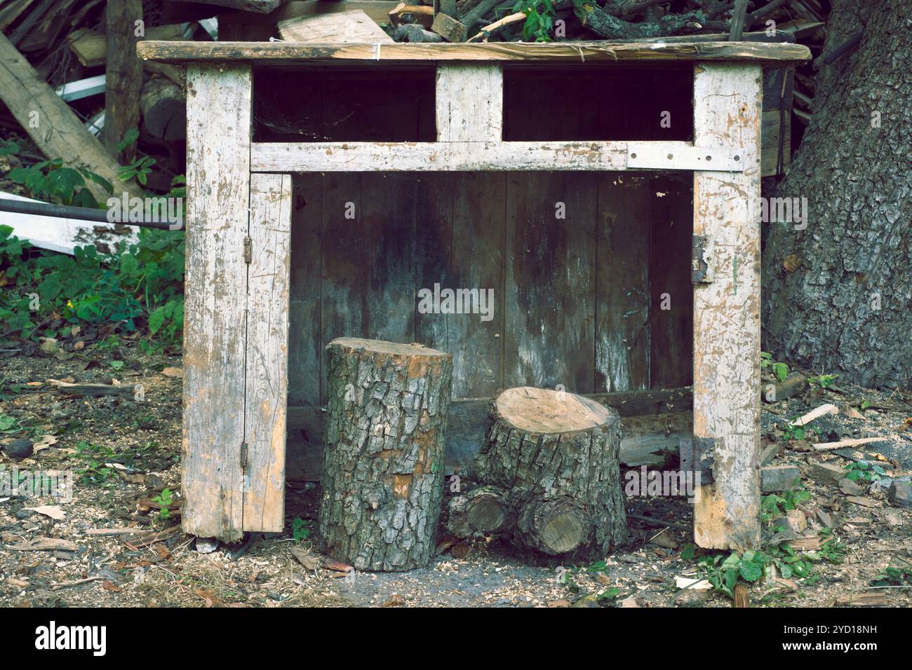 Outdoor workbench hi-res stock photography and images - Alamy