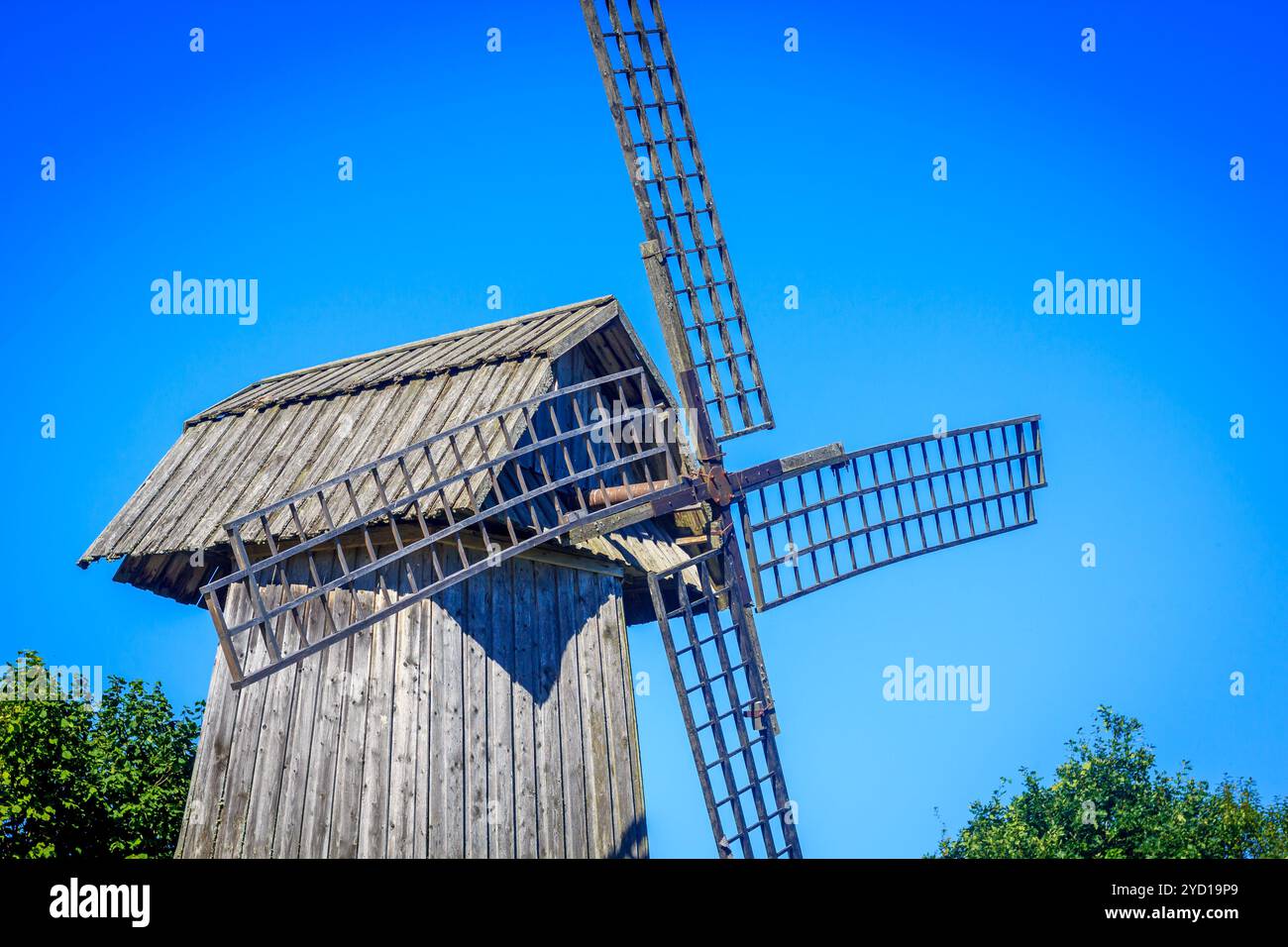 Wooden buildings ancient russian architecture hi-res stock photography ...