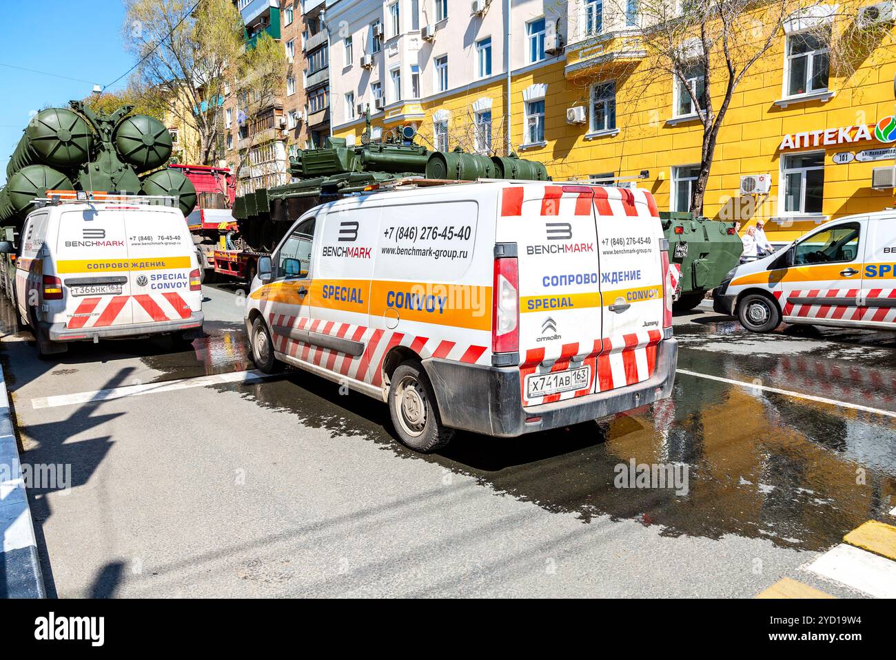 Transportation of heavy army tank T-72B3 Stock Photo - Alamy