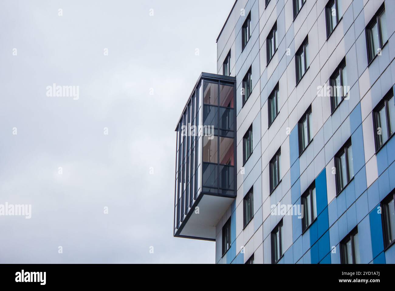 Windows multi storey building glass hi-res stock photography and images ...