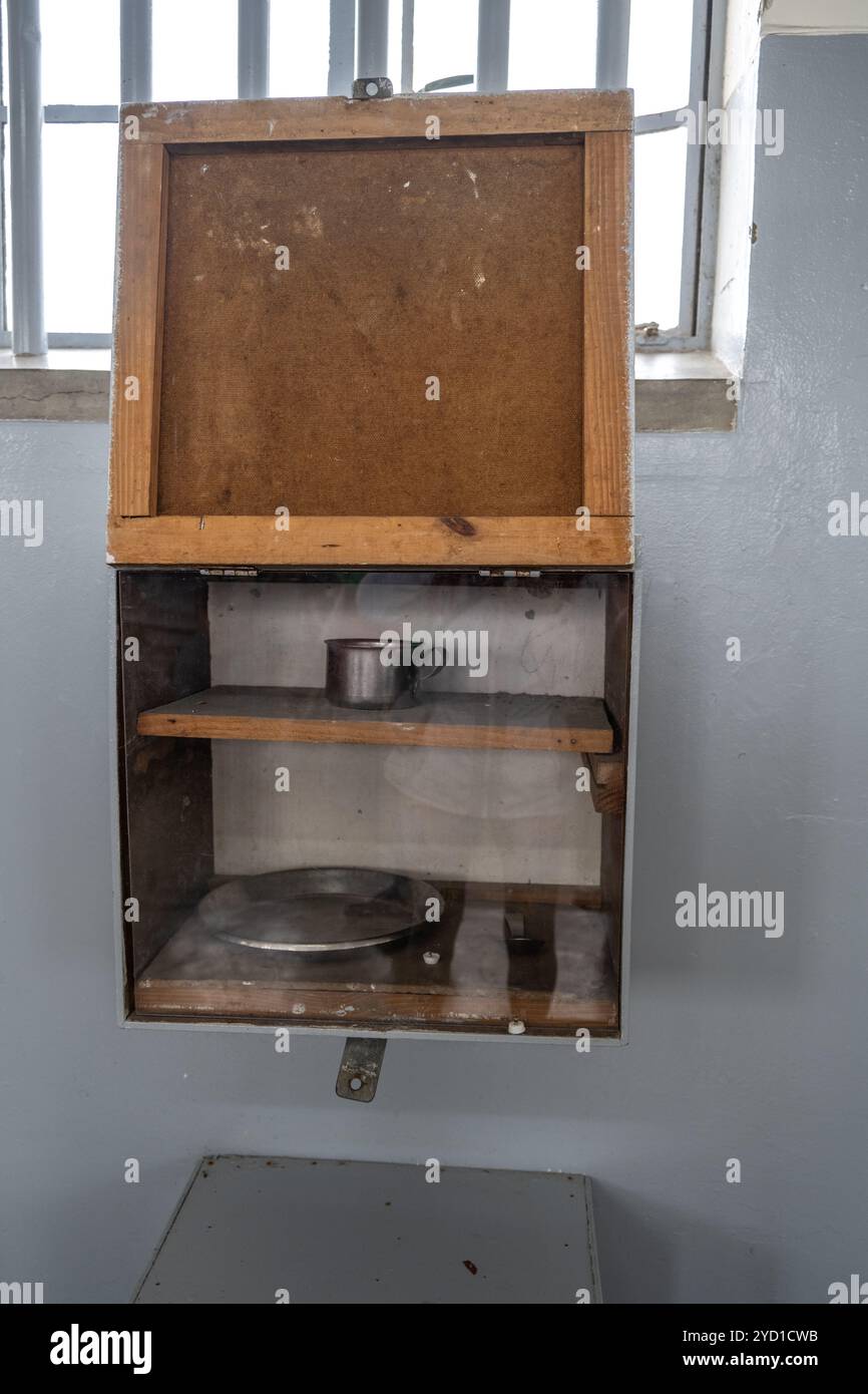 cup and plate used in the cell by prisoners at Robben Island Stock ...