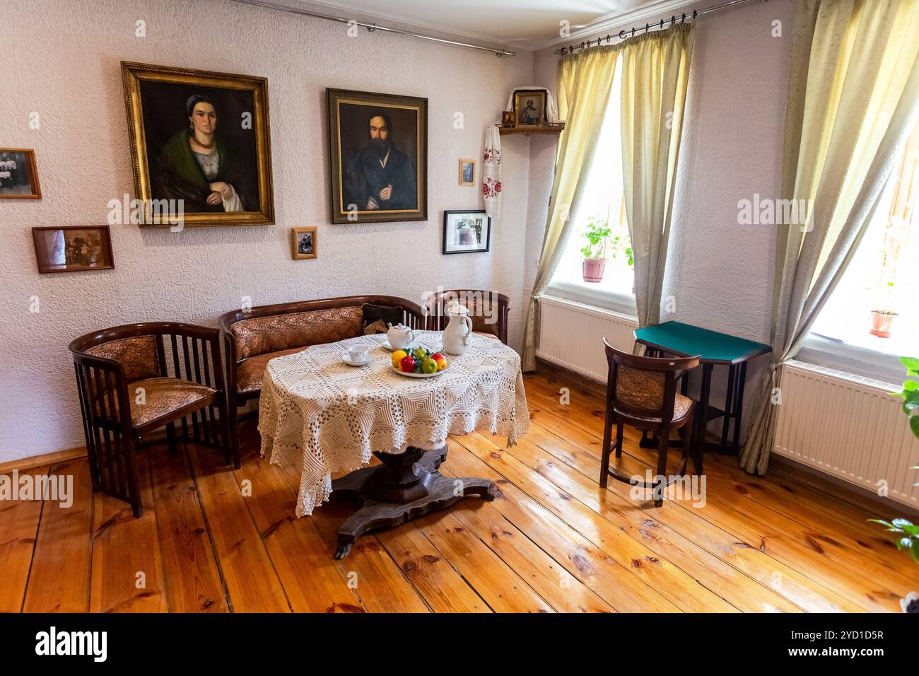 Traditional merchant house hi-res stock photography and images - Alamy