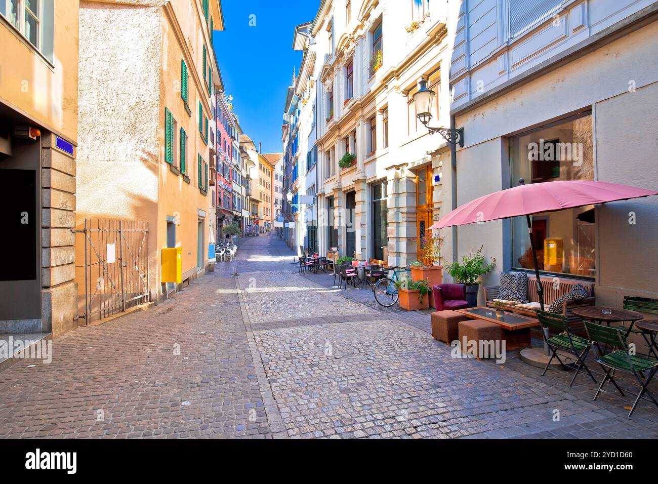 Colorful buildings famous square hi-res stock photography and images ...