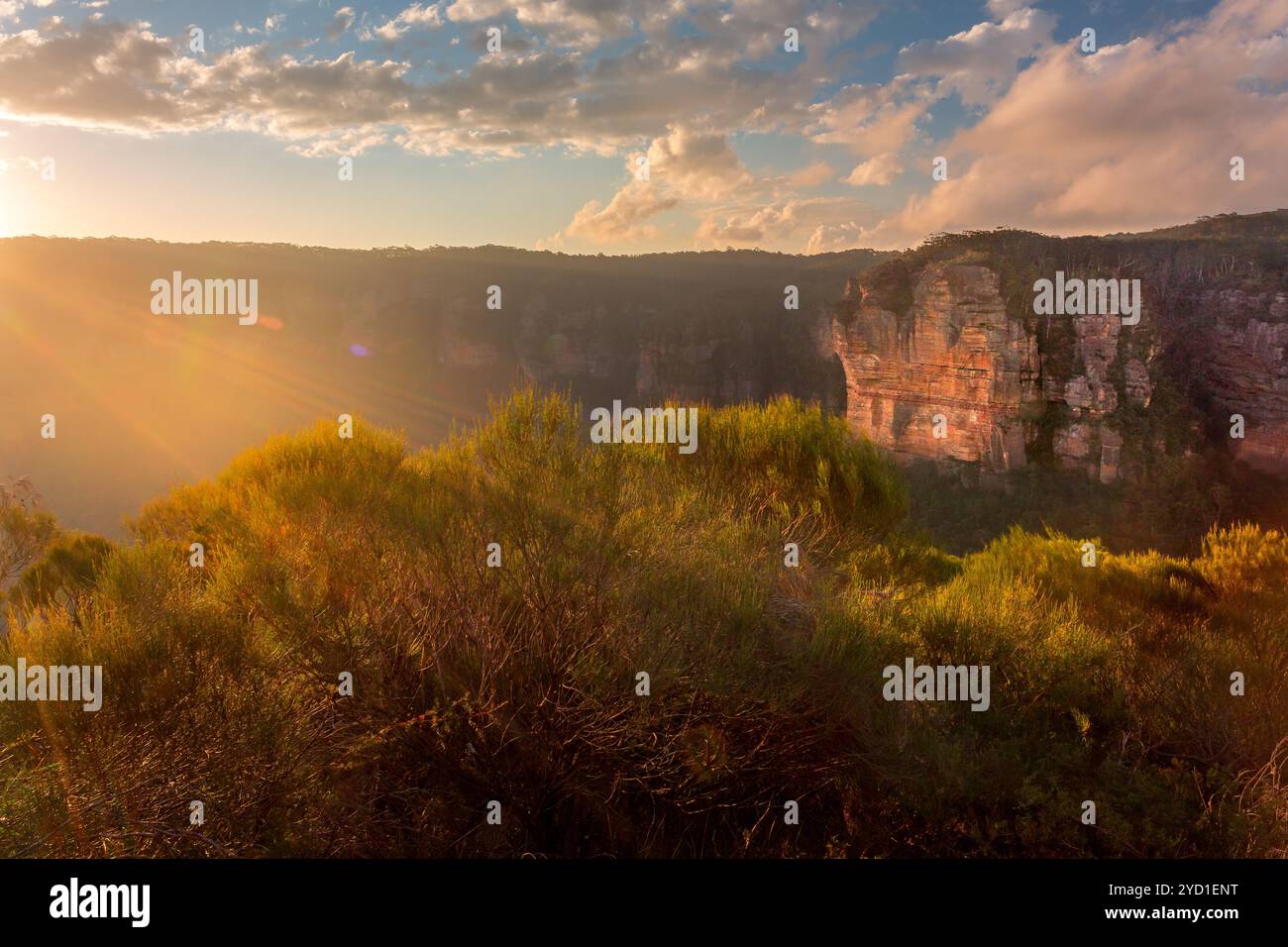 Sunbeams on mountains hi-res stock photography and images - Alamy