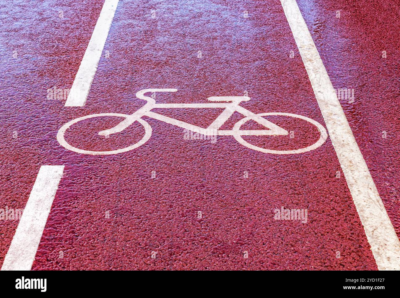 Cycle lane symbol road hi-res stock photography and images - Alamy