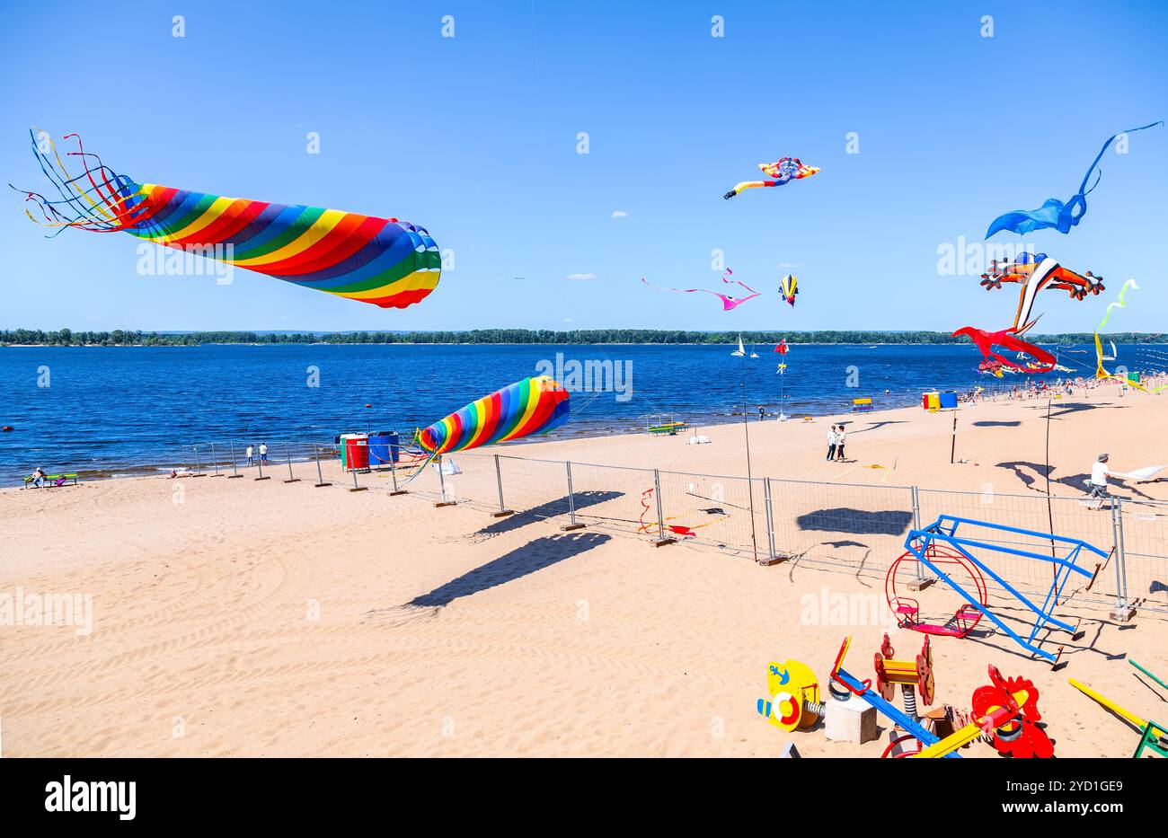 Long kite tails hi-res stock photography and images - Alamy