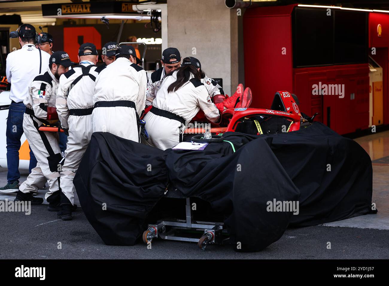 Marshal extraction test during the Formula 1 Gran Premio de la Ciudad ...