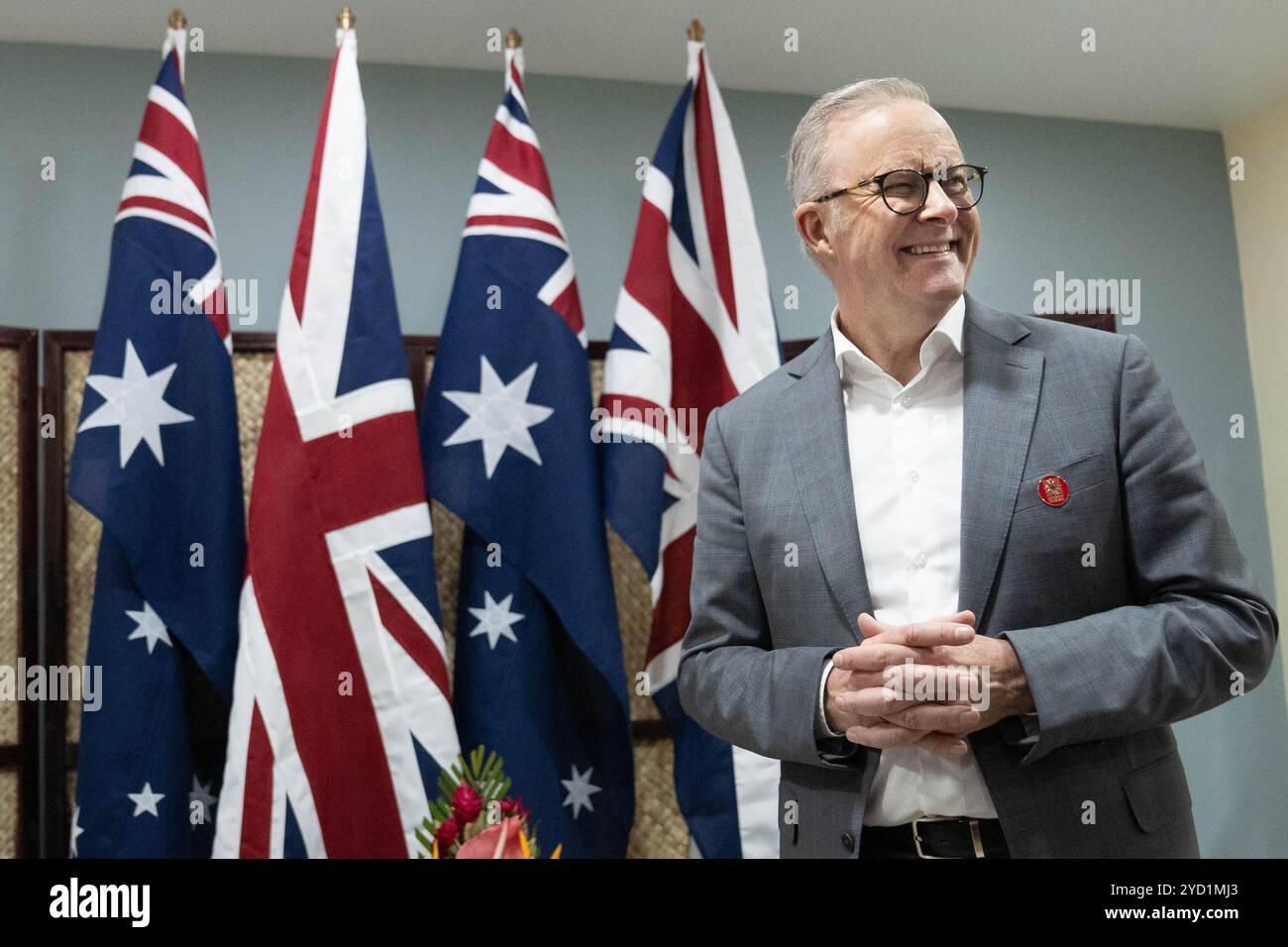 Australian Prime Minister Anthony Albanese waits to greet Prime ...