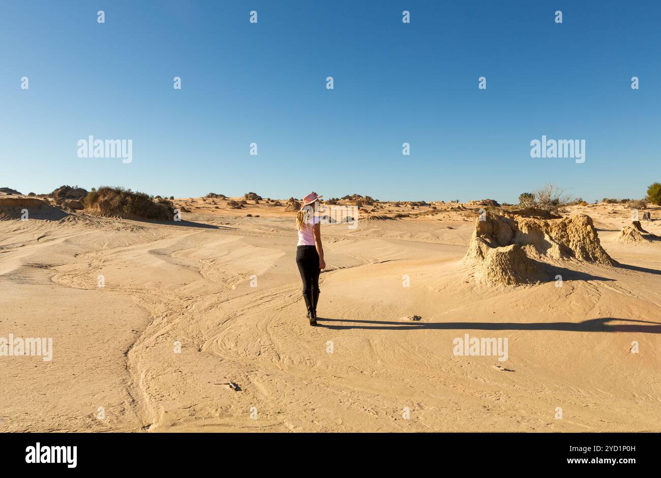 Outback woman australia hi-res stock photography and images - Alamy