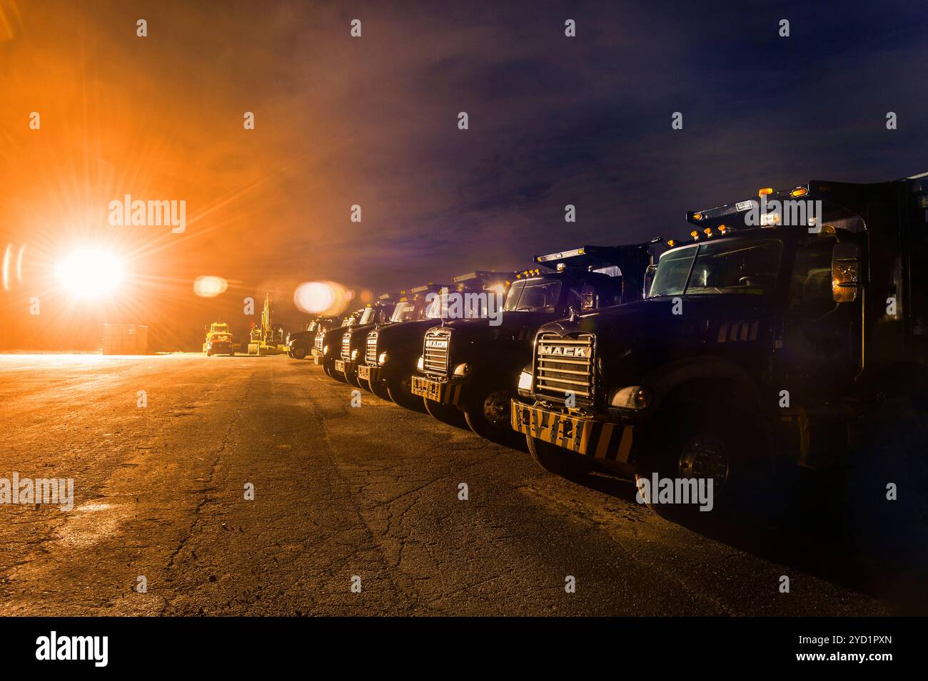 Dump truck sunset usa hi-res stock photography and images - Alamy