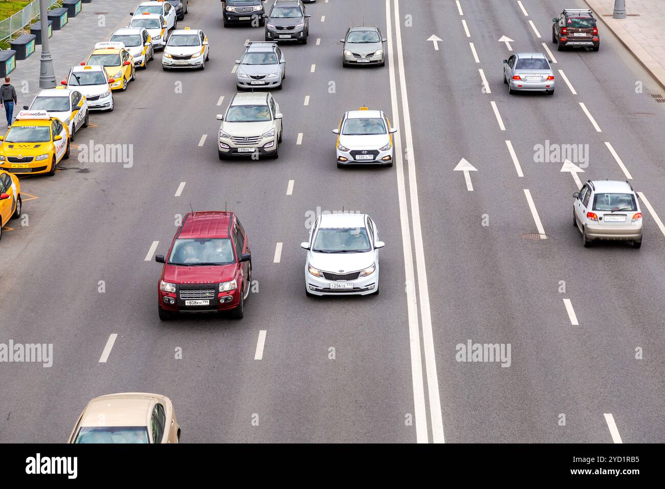 City traffic moscow street people hi-res stock photography and images ...
