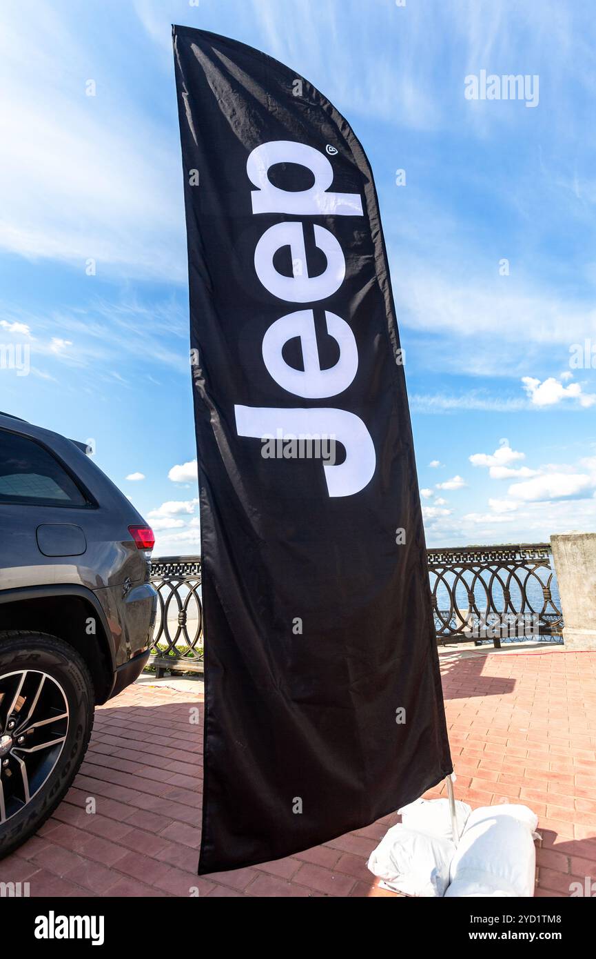 Jeep automobile dealership sign Stock Photo - Alamy