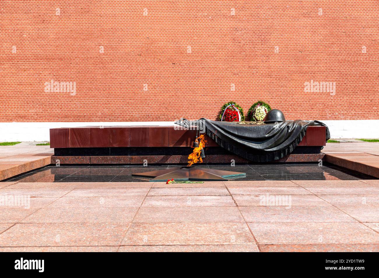 Eternal flame on the tomb of the unknown soldier Stock Photo - Alamy