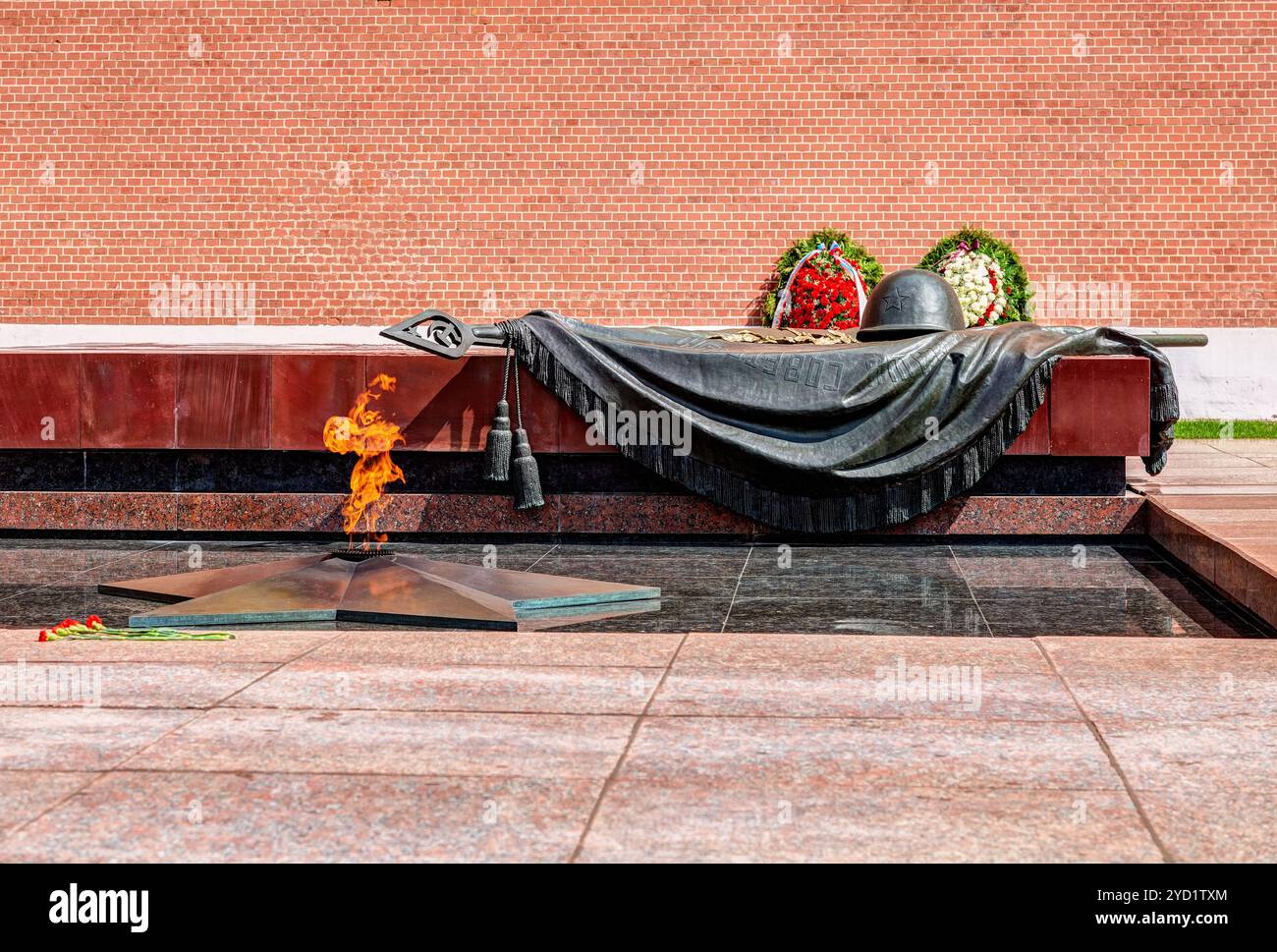 Eternal flame on the tomb of the unknown soldier Stock Photo - Alamy