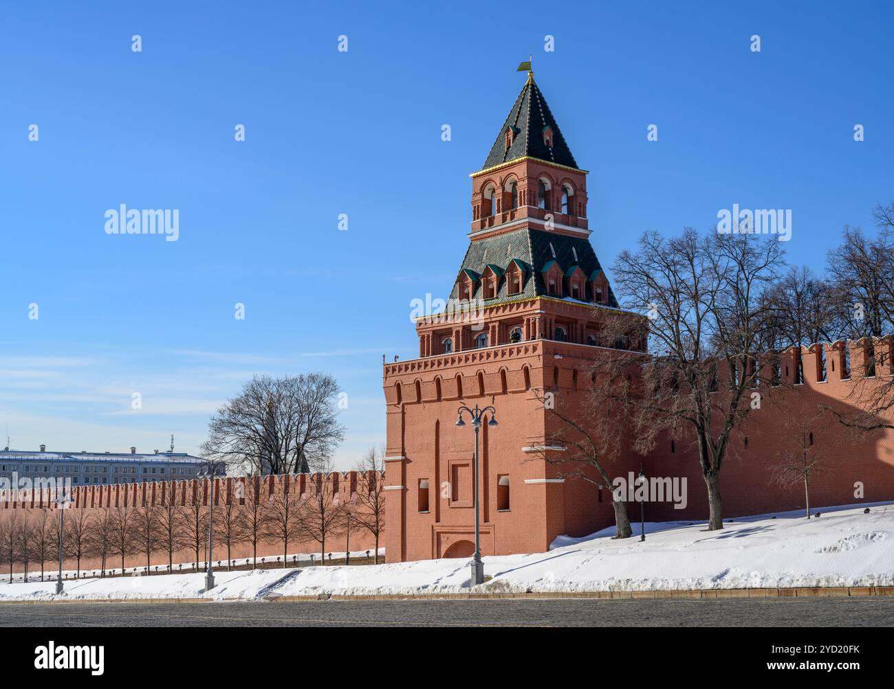 The medieval wall and tower of the Kremlin fortress in Moscow, Russia ...