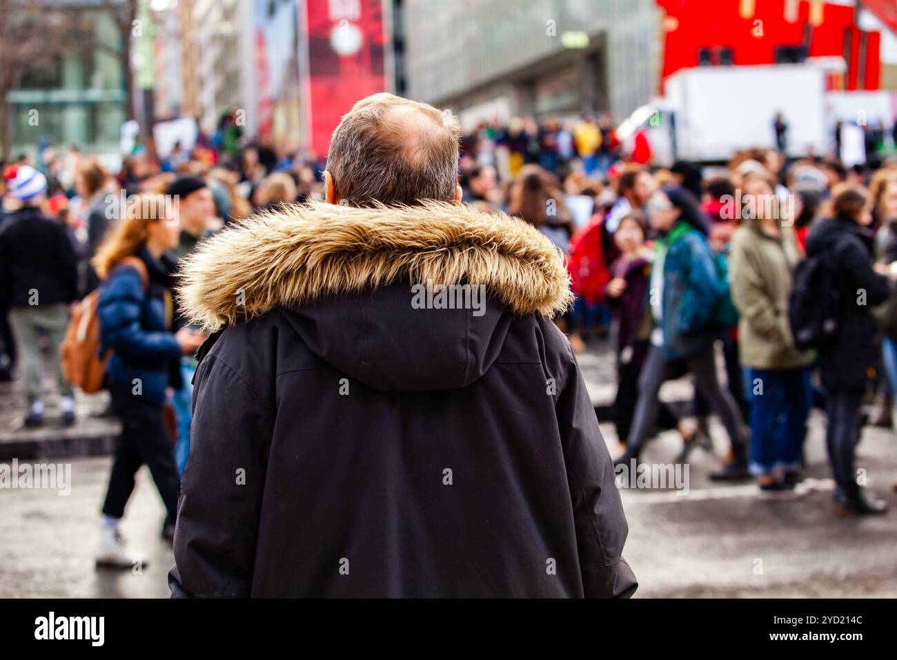 Onlooker people hi-res stock photography and images - Alamy