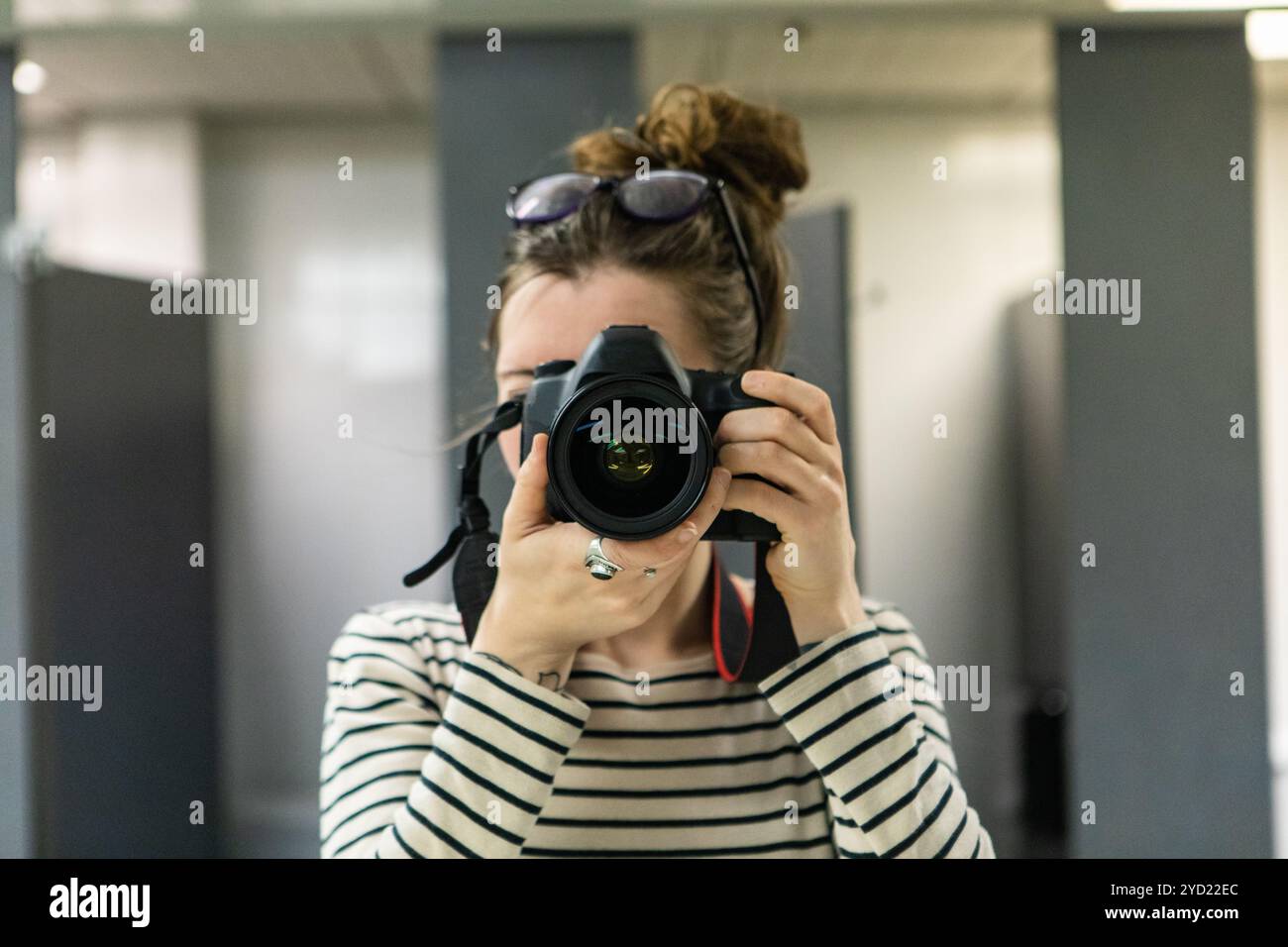 Workers atmosphere hi-res stock photography and images - Alamy