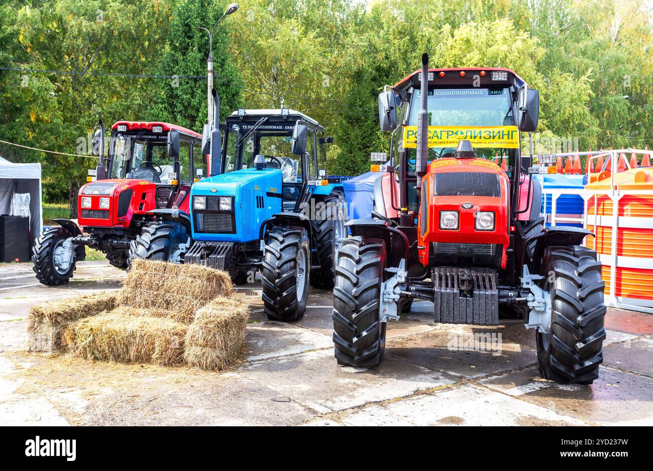 Wheeled agricultural tractors Belarus Stock Photo - Alamy