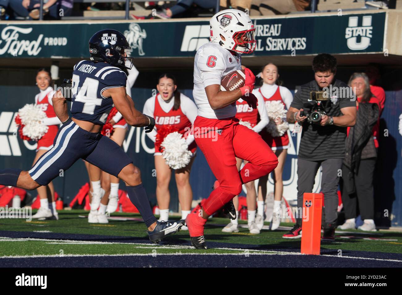 Eli sanders hi-res stock photography and images - Alamy