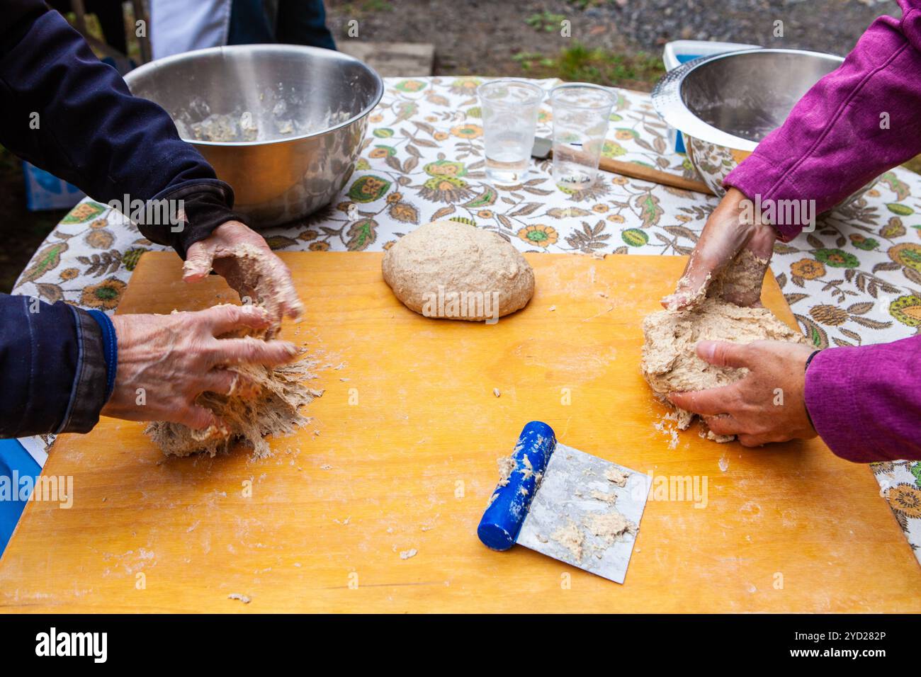 Bread making factory hi-res stock photography and images - Alamy