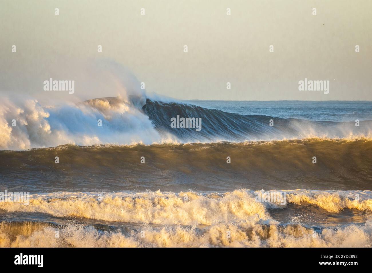 Big barrel wave hi-res stock photography and images - Alamy