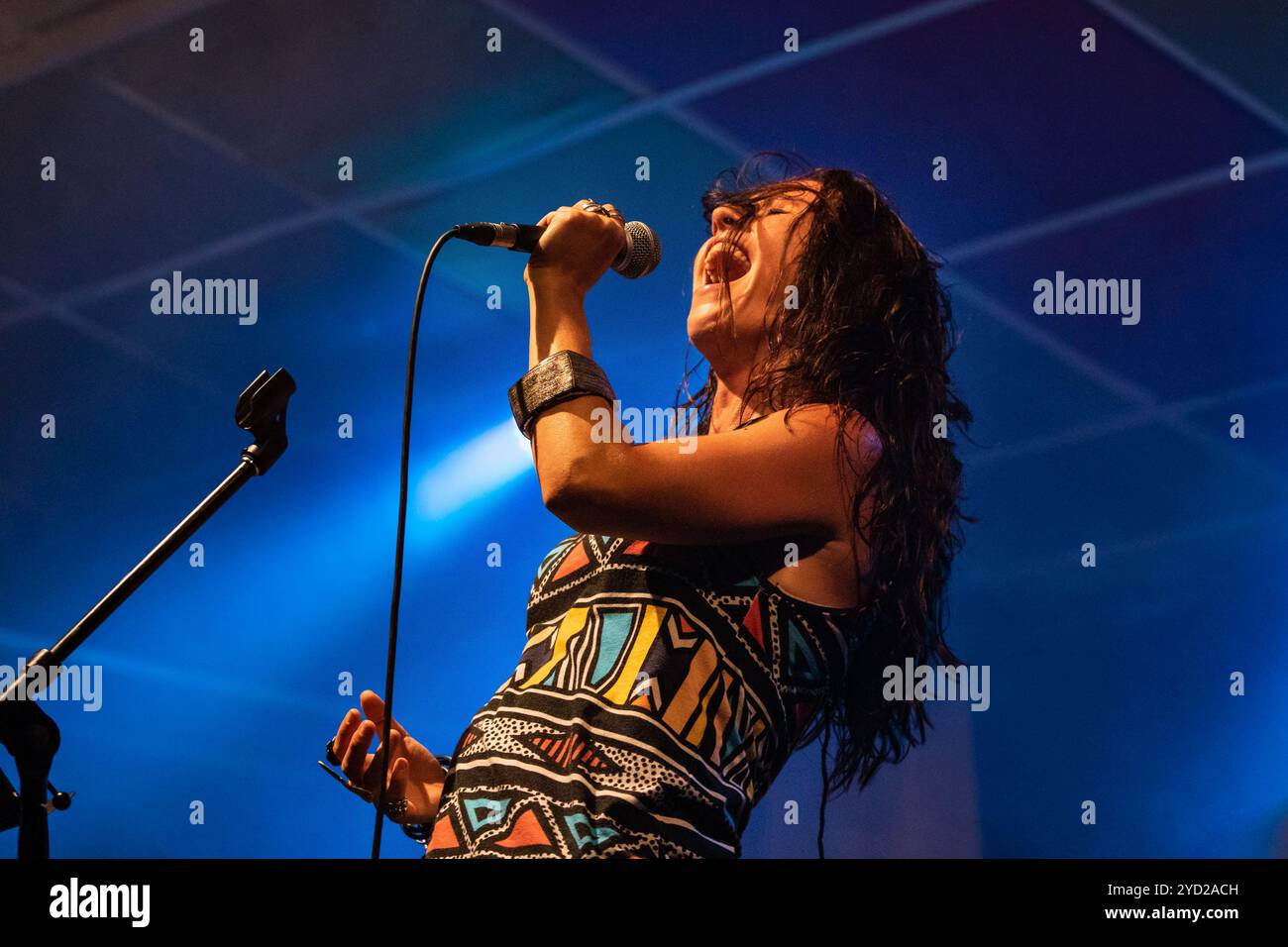 Female singer performing on the stage Stock Photo - Alamy